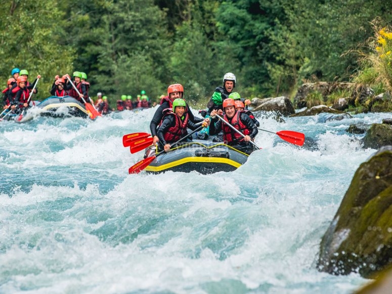 Descente en rafting vers Annecy de 18 km 3 h à partir de 67€ | Yumping