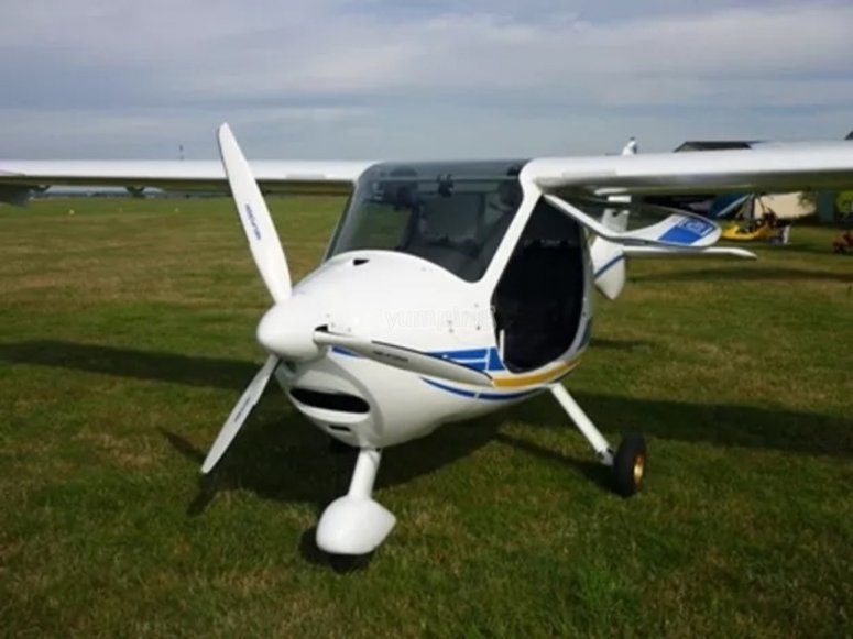 Baptême d’ULM de 20 min à Bernes-sur-Oise à partir de 65€ | Yumping