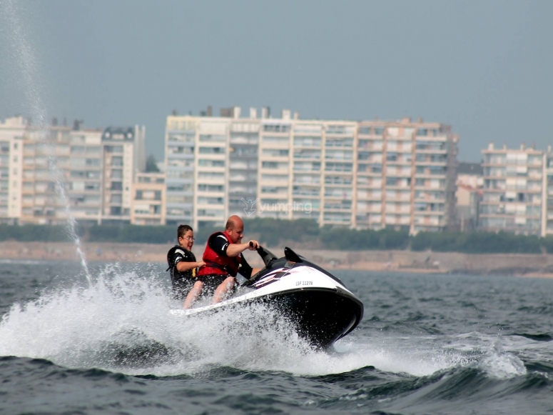 Jet ski sans permis aux Sables d'Olonne 45 min à partir de 85€ | Yumping